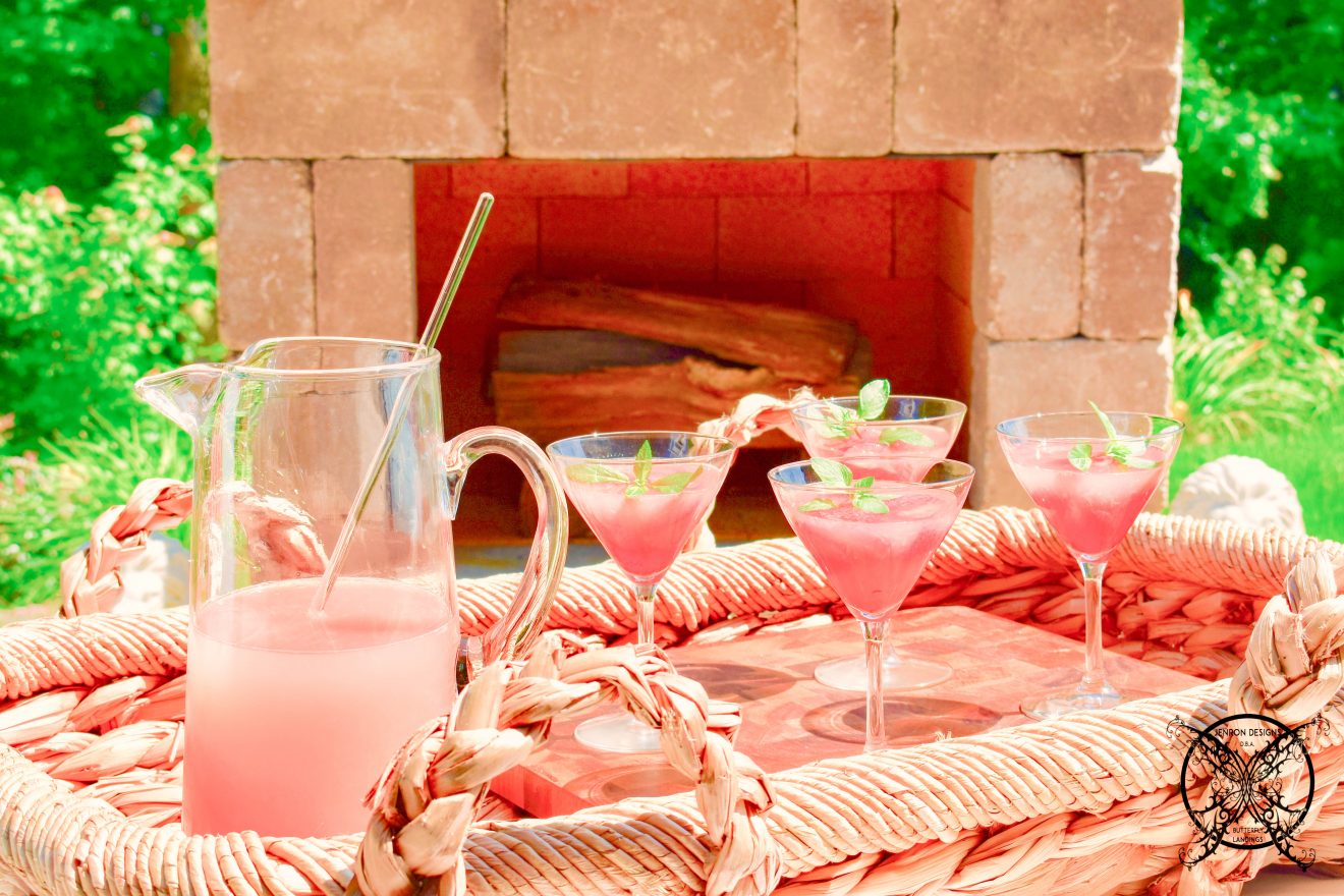 Simple Strawberry Sangria – JENRON DESIGNS