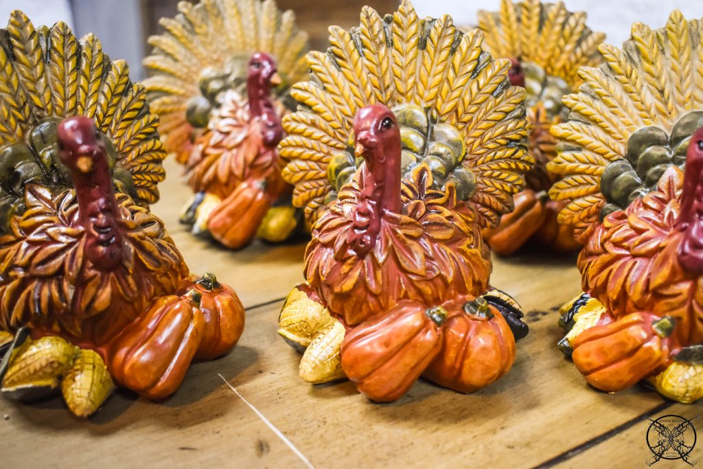 Thanksgiving Day Gobblers Table – JENRON DESIGNS
